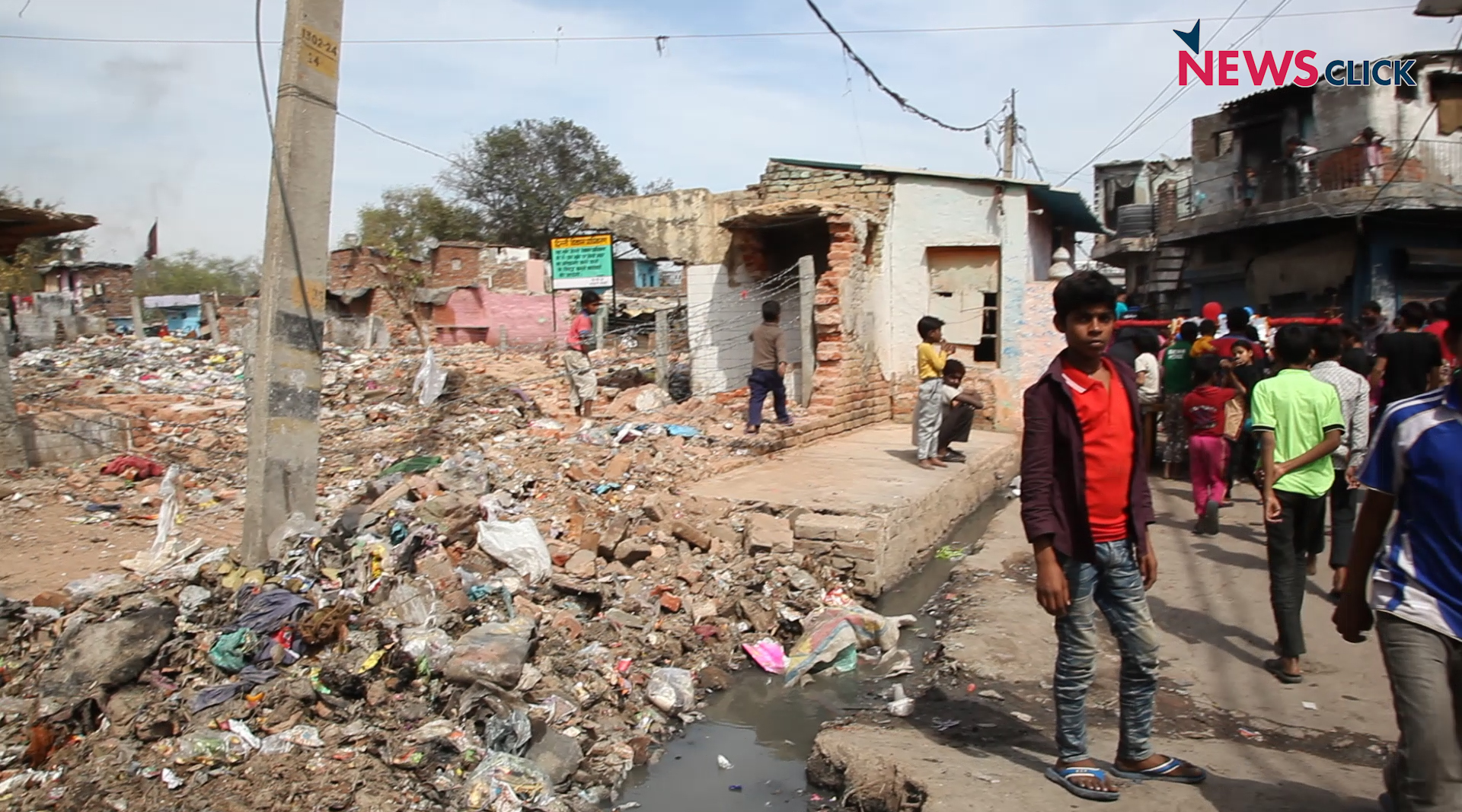 Kathputli Colony Comes Crumbling Down | NewsClick