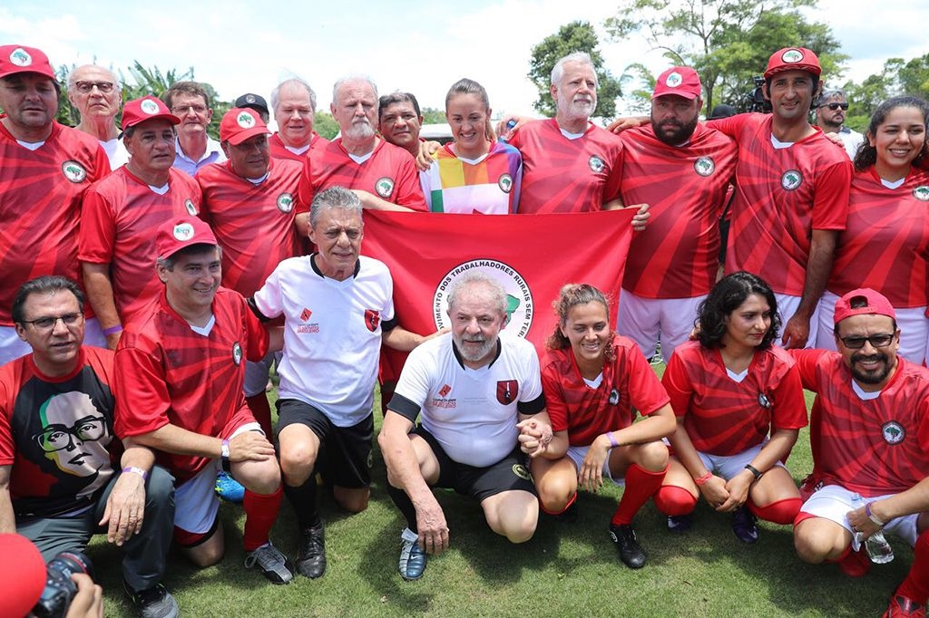 Left Wing: Lula and the MST Inaugurate a Football Field in Honour of ...