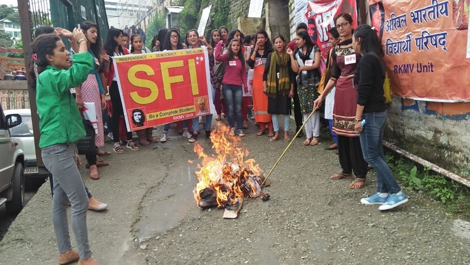SFI-HPU Erupts In Protests: “Reinstate Our Democratic Right” | NewsClick