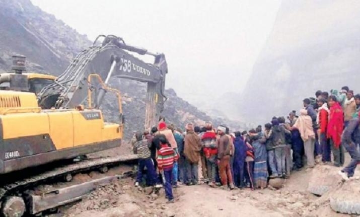 Illegal Coal Mine in Dhanbad Collapses Trapping Miners, at Least 4 Dead ...