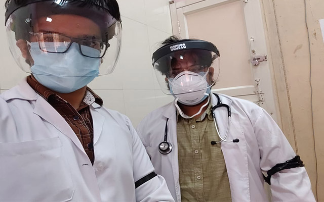 Black Ribbon Protest by Delhi Healthcare Workers Against New Quarantine ...