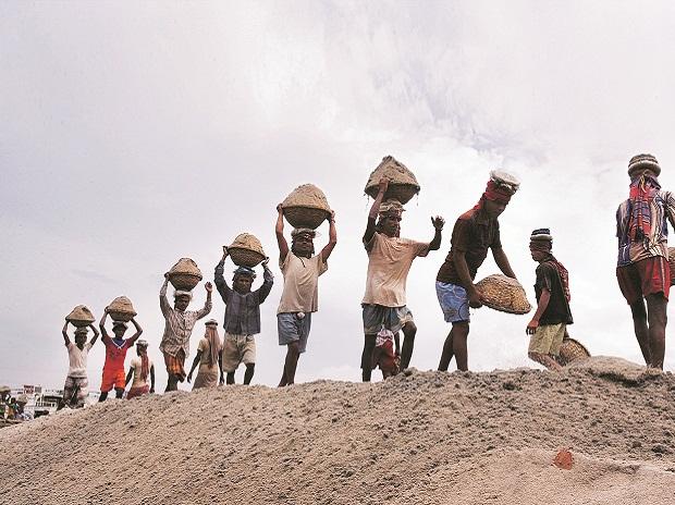 UP, MP to Dilute Labour Laws for Next 3 Years to Woo Industries | NewsClick