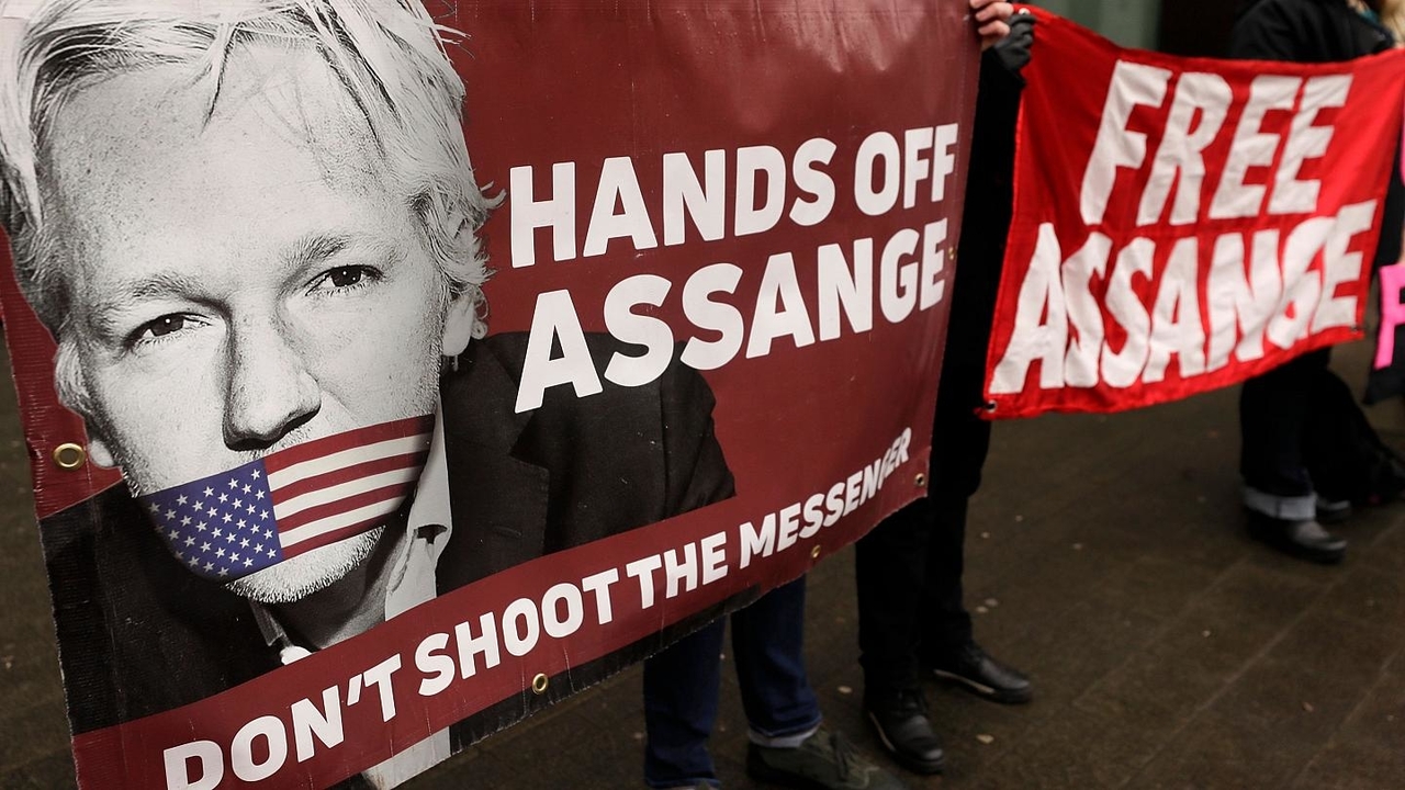 Reporters Without Borders Petition Against Assange’s Extradition, Raise ...
