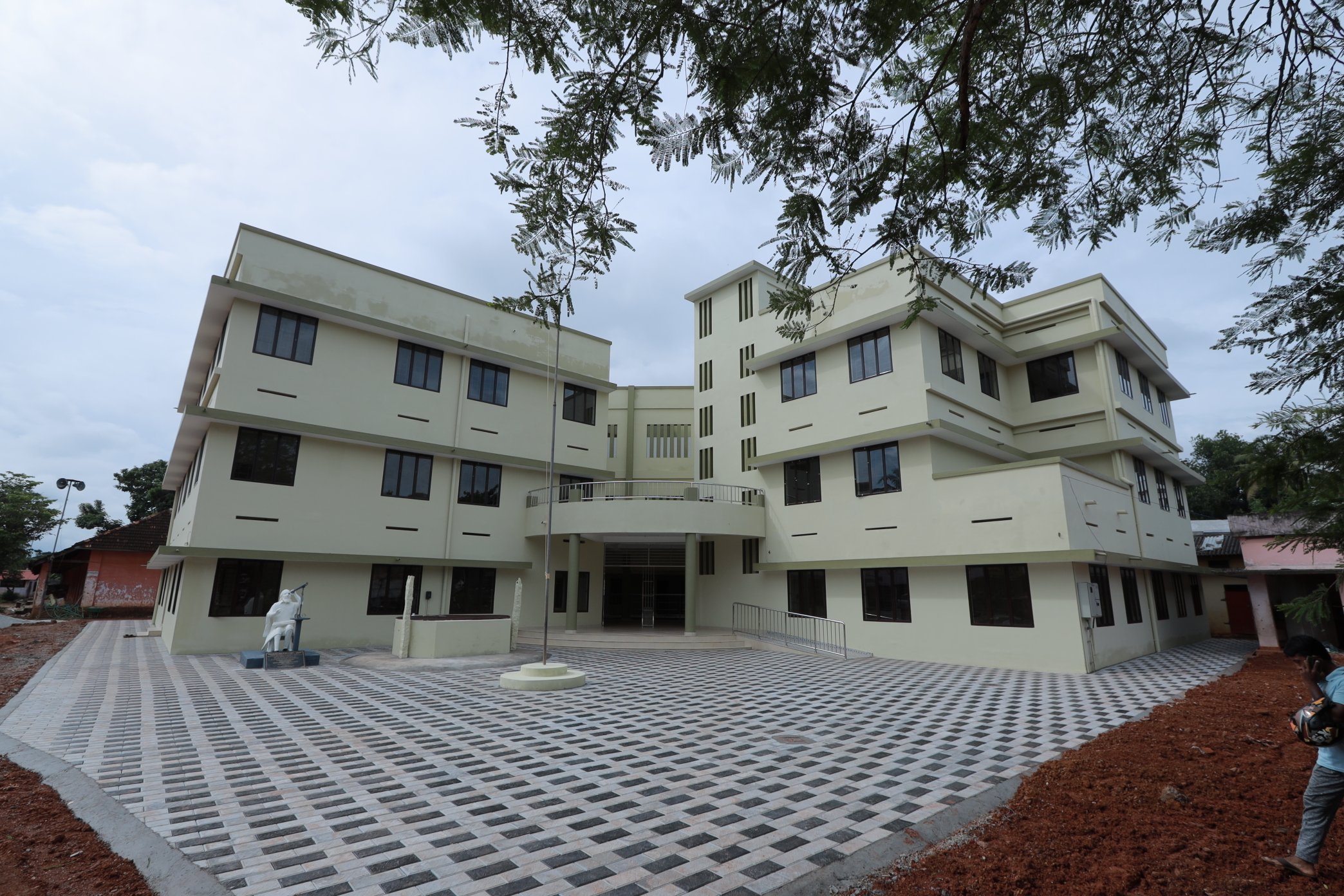 CM Pinarayi Vijayan Inaugurates 34 Centre of Excellence Schools In