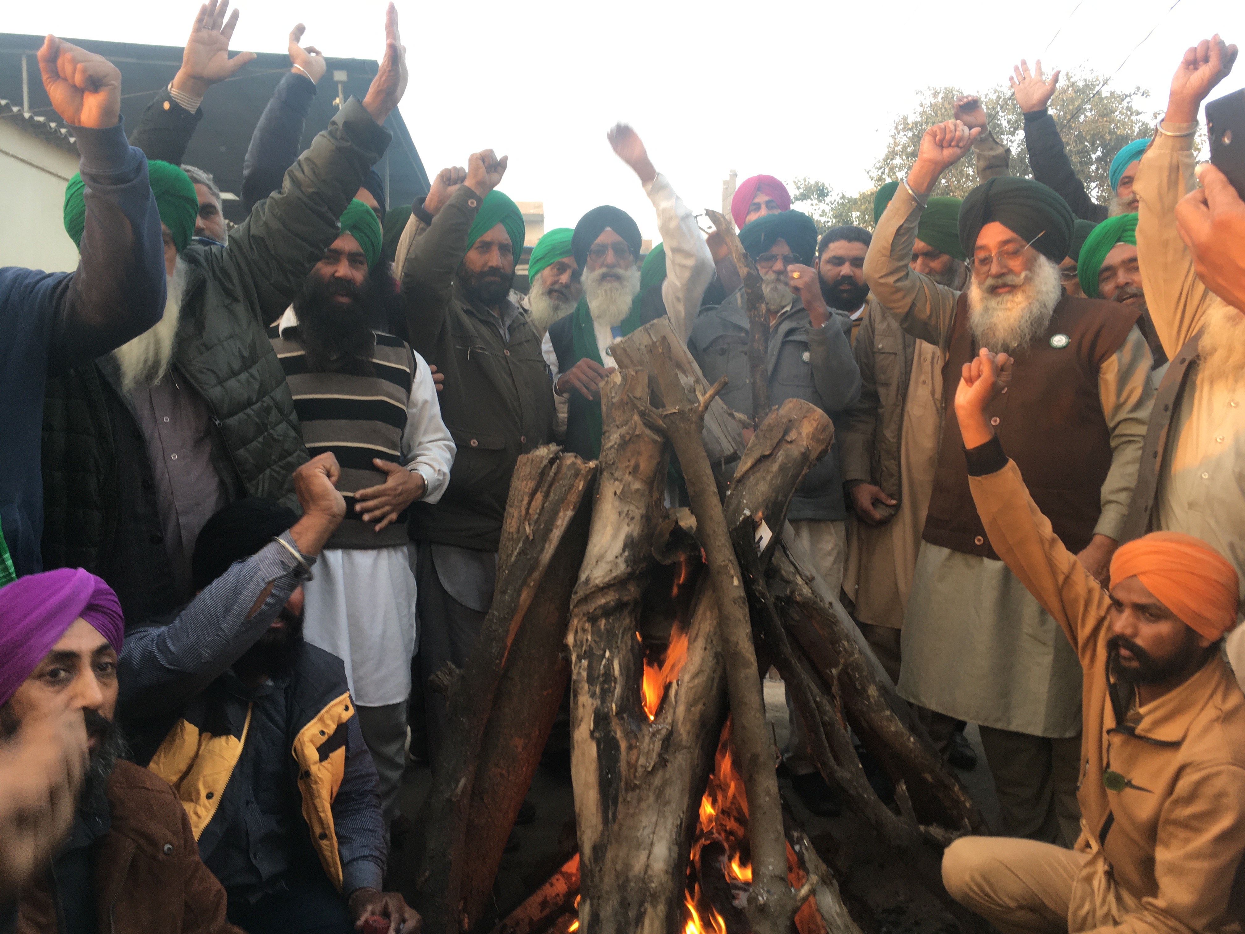 Folklore Behind Lohri Strengthens Farmers’ Resolve at Tikri Border ...
