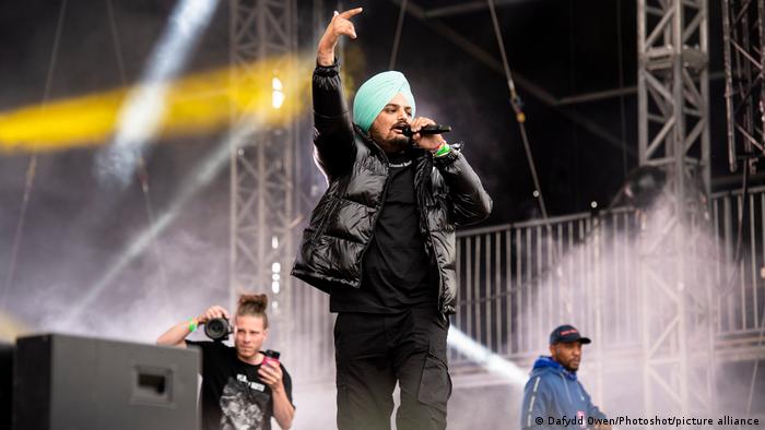 India: Why are Punjab Singers Under Attack by Criminal Gangs? | NewsClick