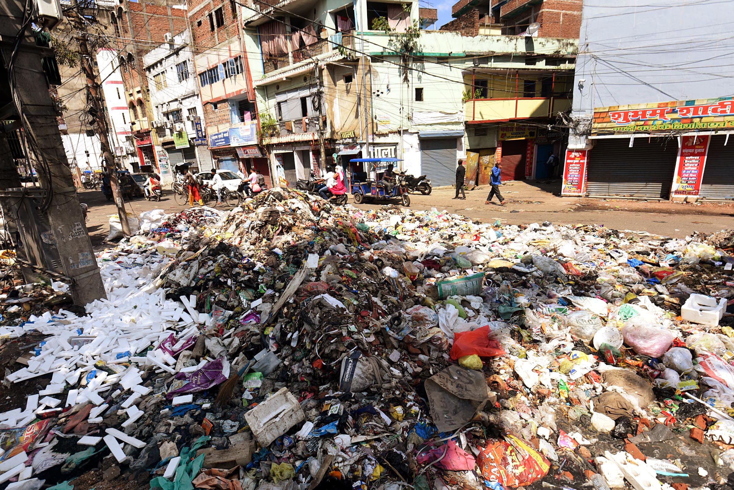 Bihar Sanitation Workers Strike Enters 4th day as Garbage Piles up ...