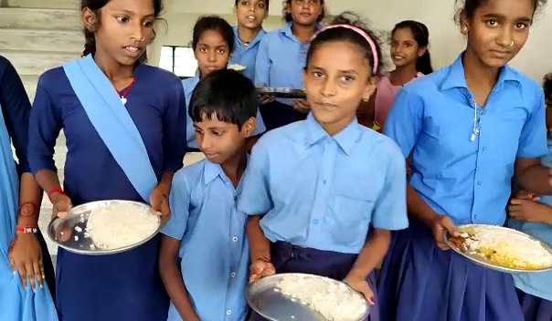 UP: Plain Rice Served as Mid-Day Meal to Primary School Students in ...