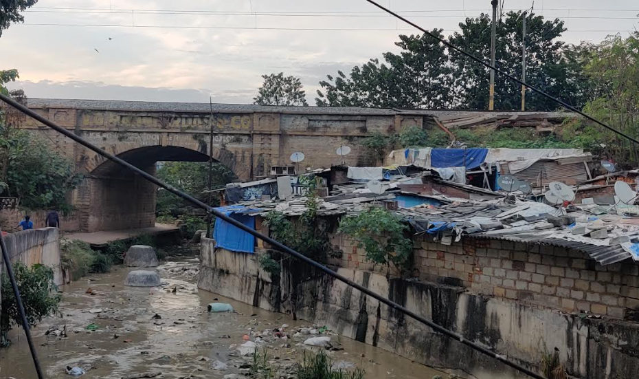 Slum Residents in Bengaluru Stare at Eviction, Demand Appropriate ...