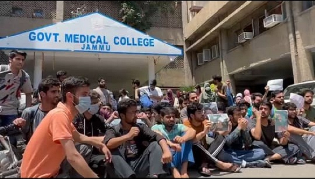 Kashmiri students "Assaulted" at Jammu’s Govt Medical College Over ‘The ...
