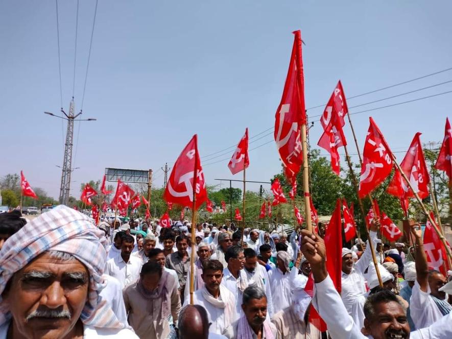 Rajasthan: Farmers Gherao the Collectorate for 22-point Demands ...