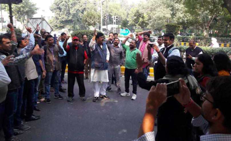 Bihar: Upset Contract Teachers to Gherao MLA, MLCs Residences in Mid ...