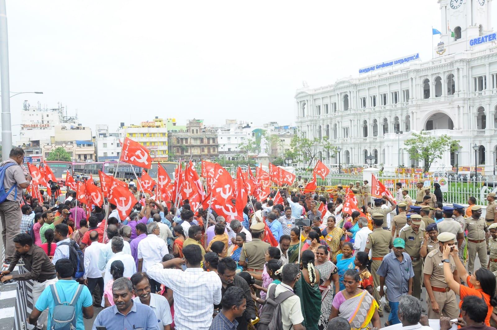 TN: Sanitation Workers Protest Outsourcing in Local Bodies, Demand ...
