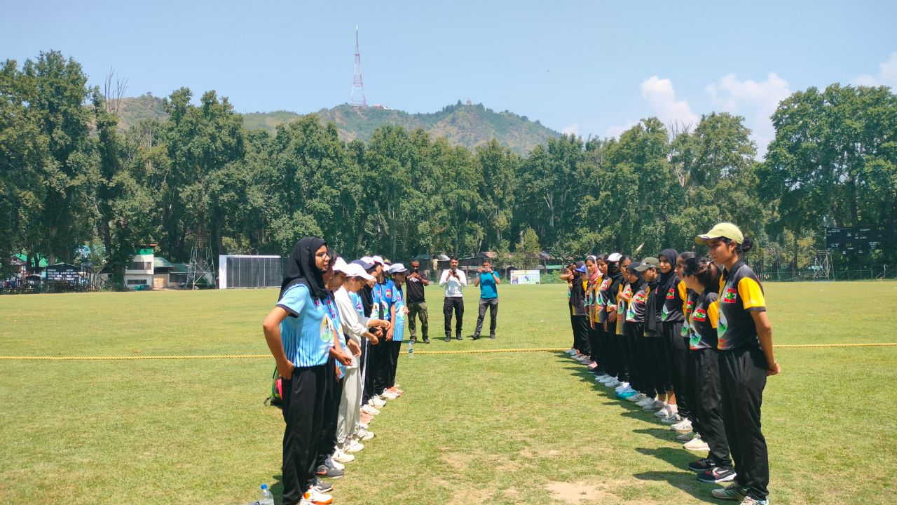 Howzat! Kashmiri Women Cricketers pad up for Bigger Dreams | NewsClick