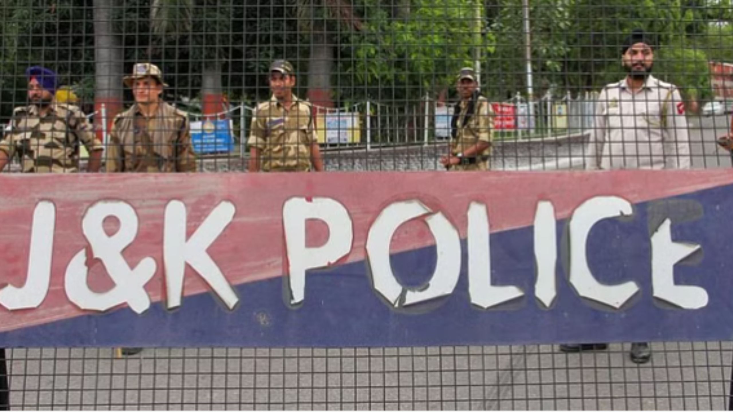 J&K Police Arrests DSP Rank Officer on Corruption Charges | NewsClick