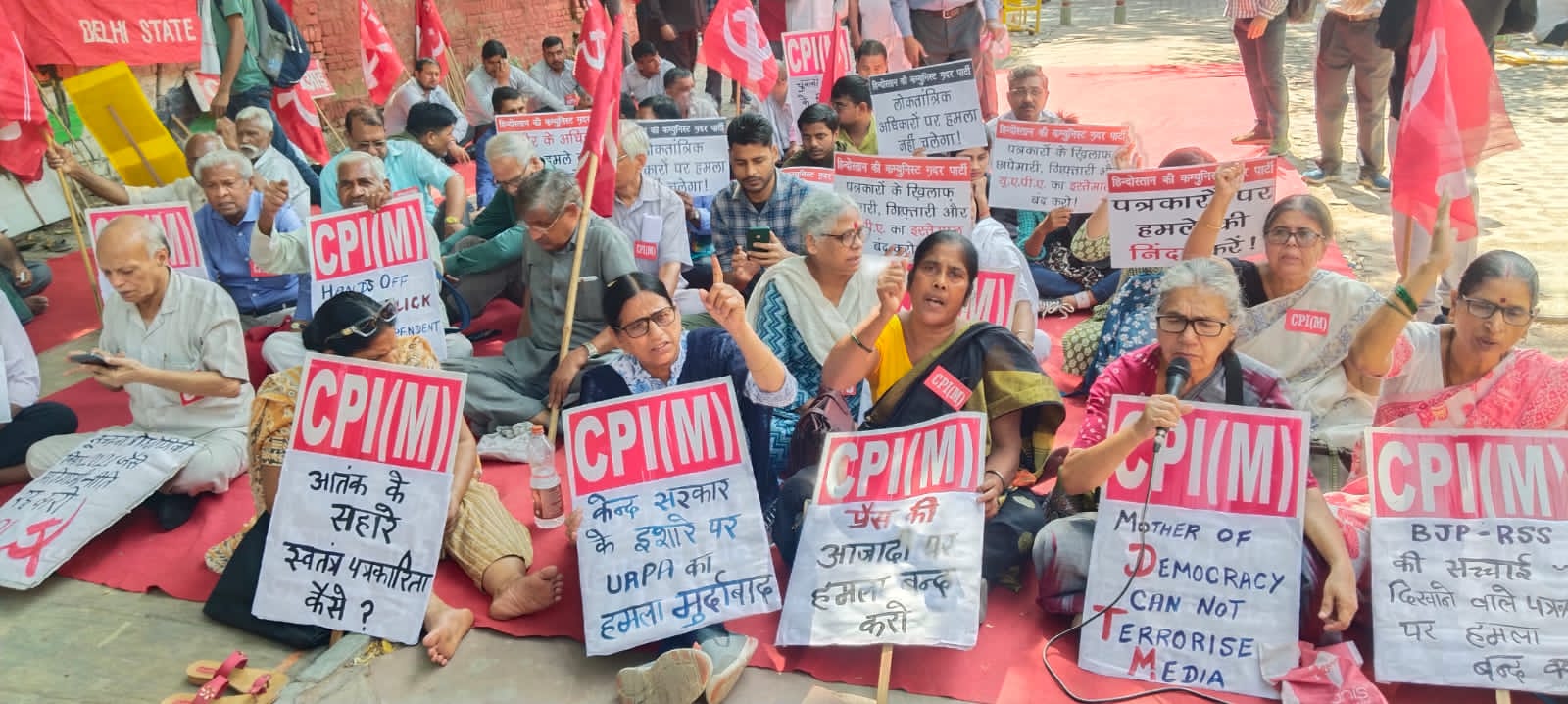 Delhi: Left Parties Protest Police Action Against Journalists ...