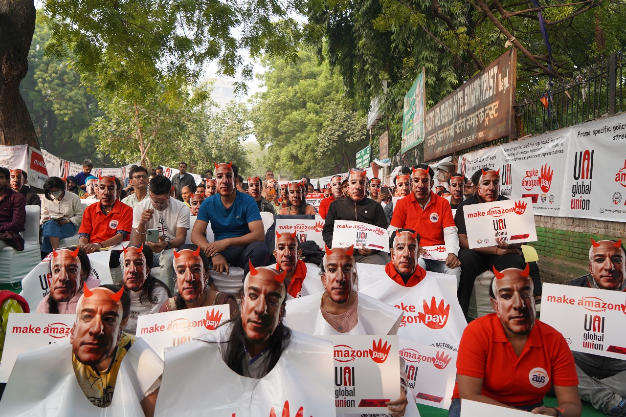 Amazon Workers Protest in India on Black Friday, Demand Fair Wages ...