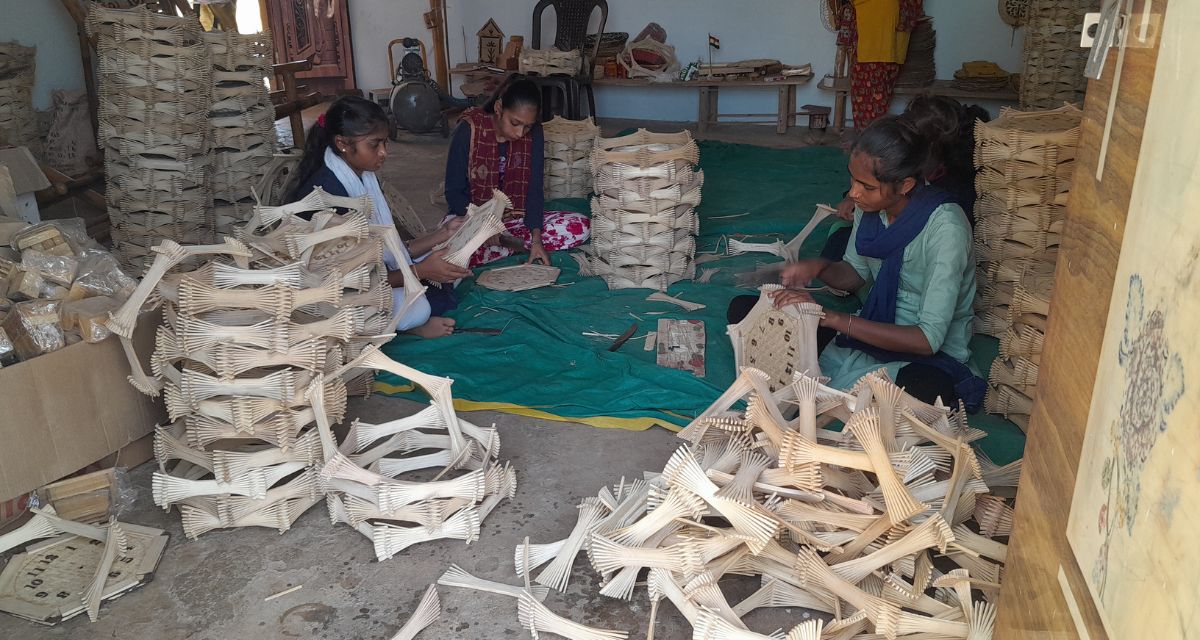 Pandemic-hit Villagers Revive Bamboo Craft With NGO Help in MP | NewsClick