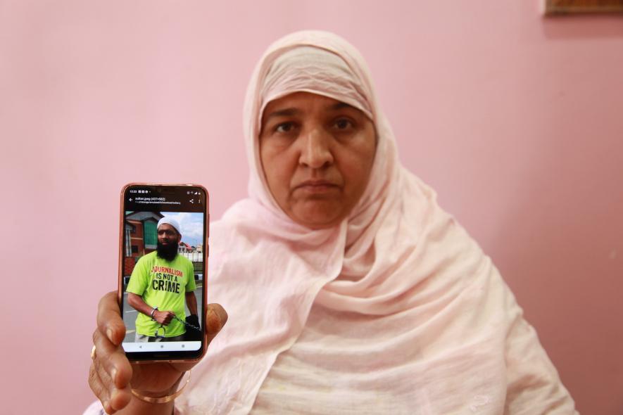 Kashmir Journalist Asif Sultan Granted Bail in 5-Year-Old UAPA Case ...