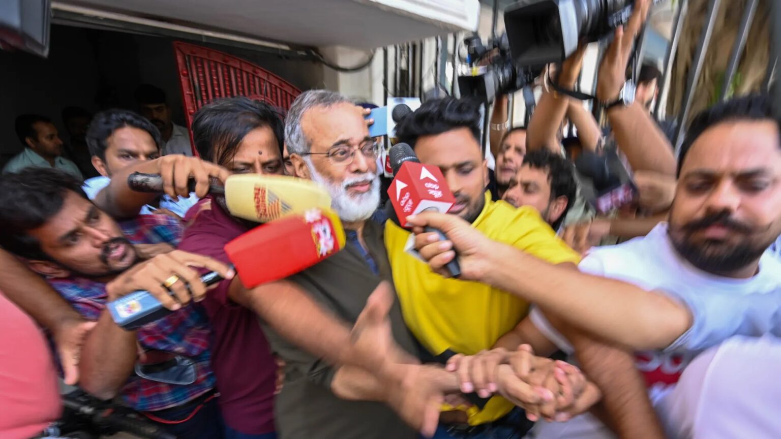 A Year After NewsClick Raids, Journalists Call for United Fight Against ...