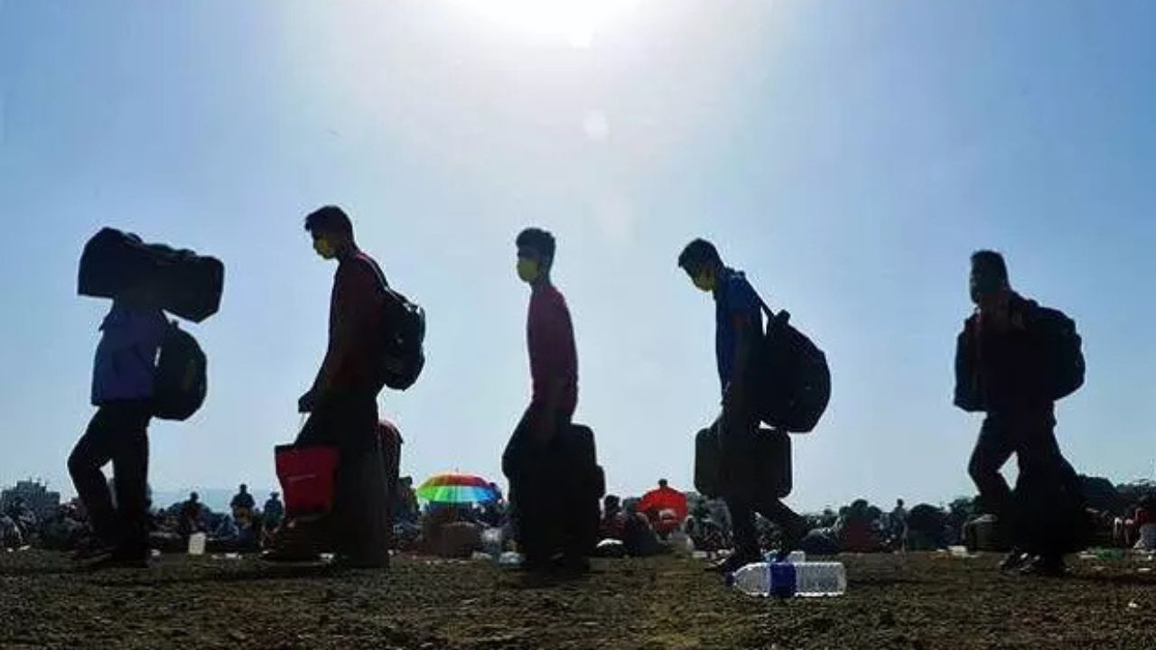 Bengali Migrant Labour is Living Under Perpetual Fear | NewsClick