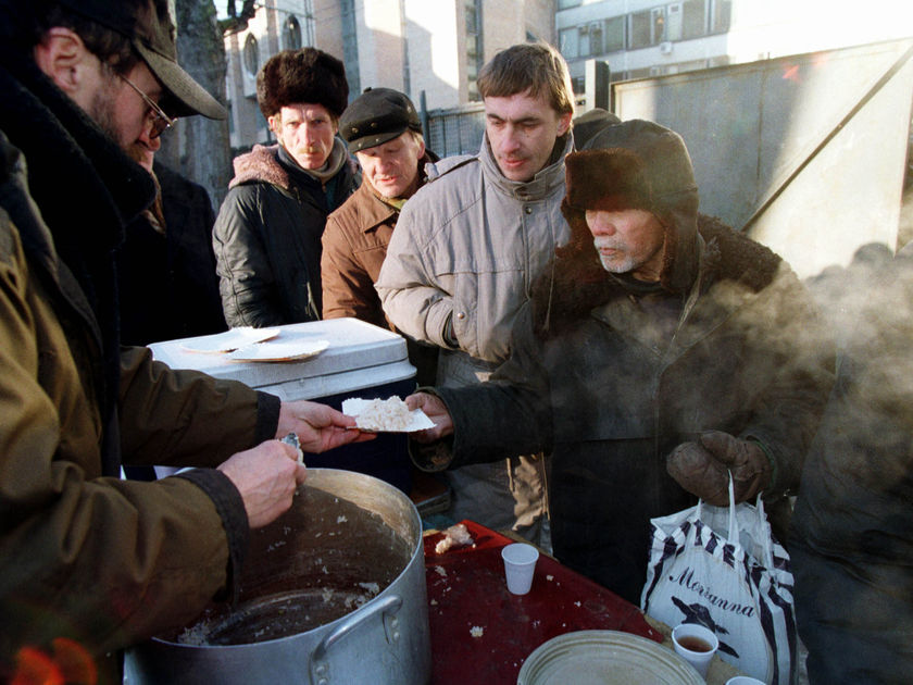 Millions more Russians shunted into poverty | NewsClick